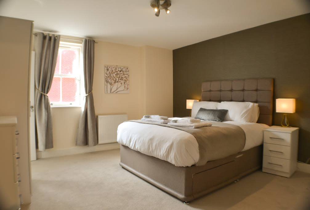 Apartment 5, St George Court | DerBnB