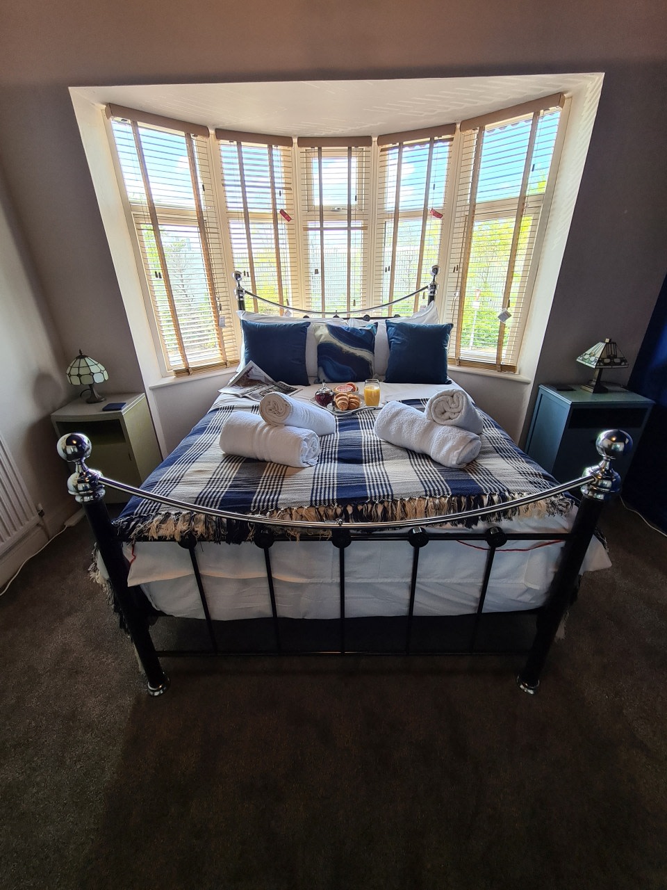 Rumer Hill House close to Cannock | Spires Corporate and Leisure Stays