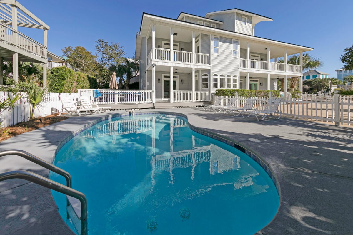 Family Tides Beach House ~ 5 Bedrooms with a Private Pool | Bluewater ...