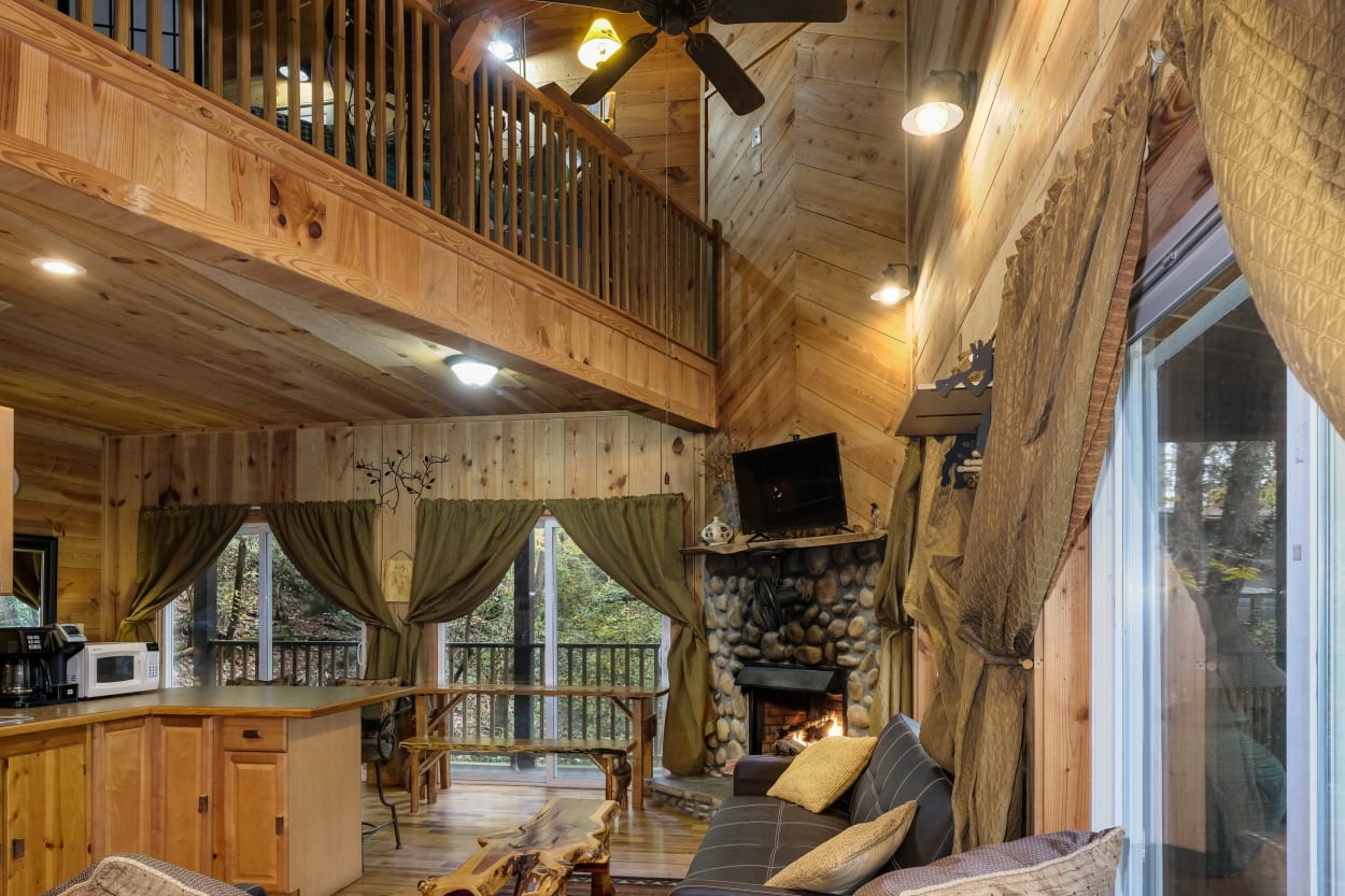 Cabins In Helen Ga | Book Bear Creek Lodge and Cabins in Helen Ga