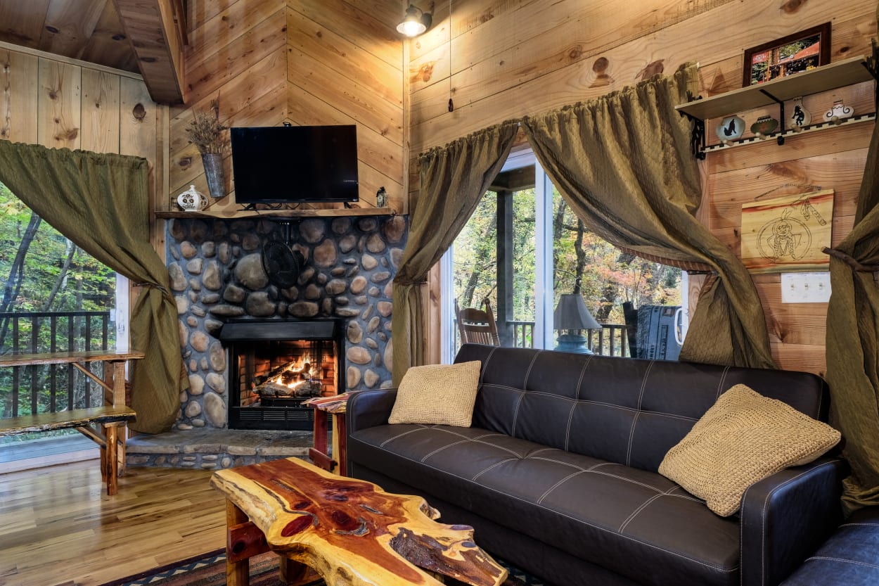 Cabins In Helen Ga | Book Bear Creek Lodge and Cabins in Helen Ga